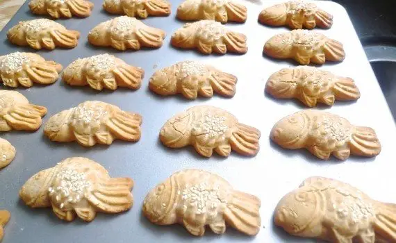 Chicken Floss Fish Doll Mooncakes Recipe 鸡丝鱼儿公仔月饼