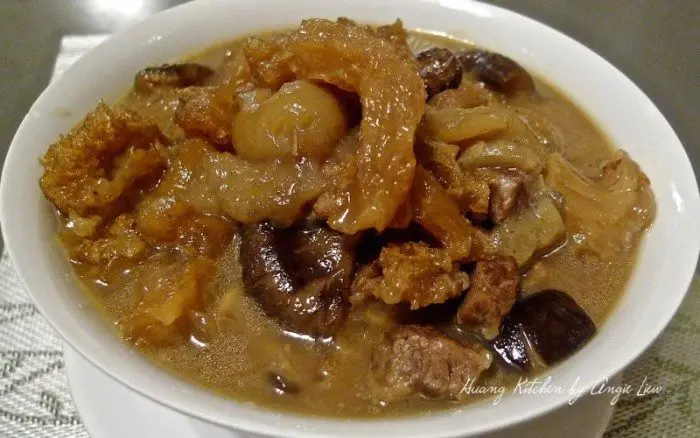Braised Sea Cucumber With Fish Maw Recipe 焖海参花胶 | Huang Kitchen