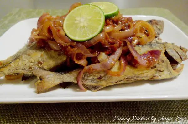 Crispy Chili Onion Fish Recipe | Huang Kitchen by Angie Liew