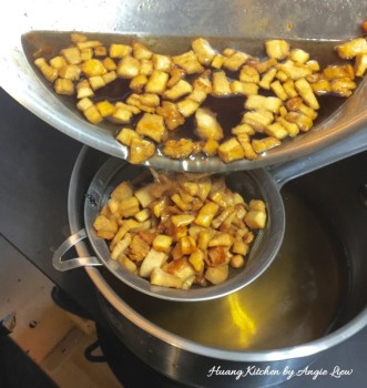 Nyonya Rice Dumplings Recipe (Zong Zi) 娘惹粽子 | Huang Kitchen