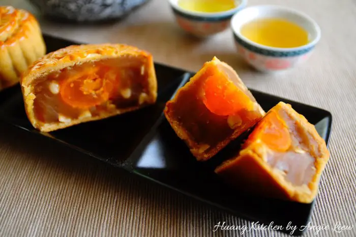 Mooncake Recipes 月饼食谱 | Huang Kitchen