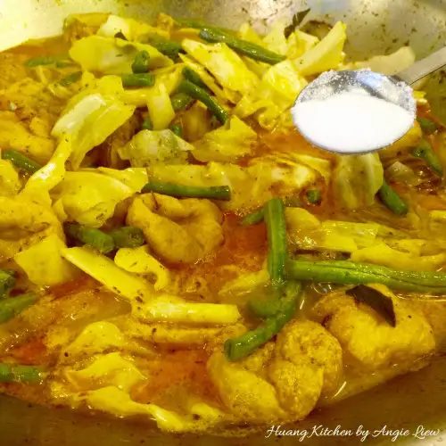 Homestyle Vegetarian Curry 家乡咖喱菜 | Huang Kitchen