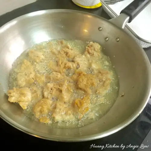 Vegetarian Kam Heong Chicken Recipe 素金香鸡丁食谱 | Huang Kitchen
