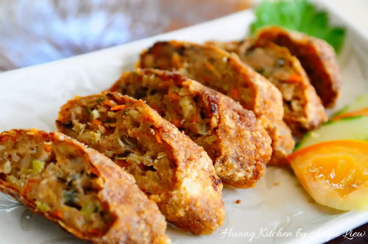 Chinese Meat Rolls Recipe (Ngo Hiang/Loh Bak) 五香肉卷 | Huang Kitchen