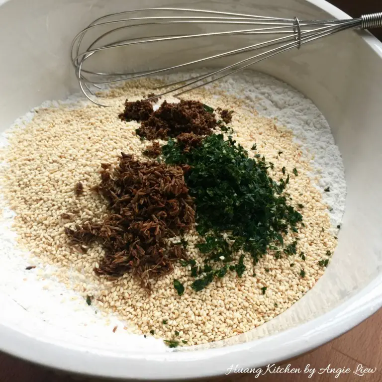 Chinese Murukku Recipe 中式圈圈饼食谱 | Huang Kitchen