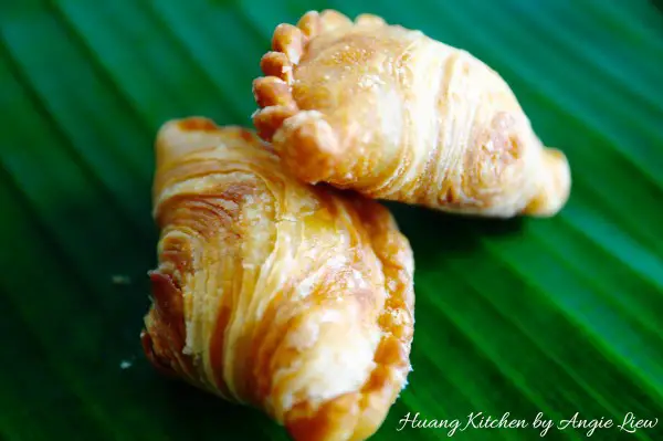 Spiral Curry Puffs (Karipap Pusing 螺旋咖喱角) - Huang Kitchen