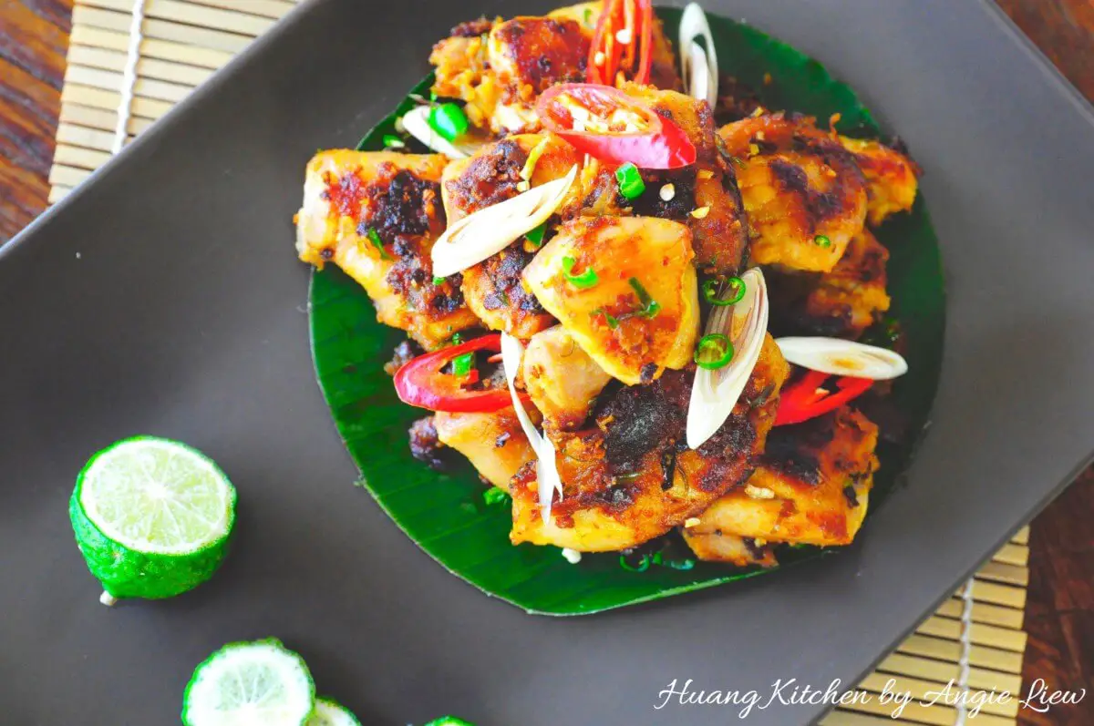 Thai Style Pan Fried Chicken Recipe 泰式煎鸡 | Huang Kitchen