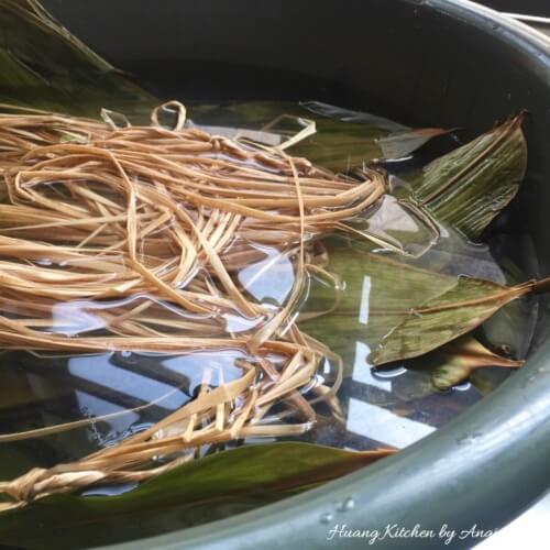 Nyonya Rice Dumplings with Chicken 娘惹鸡肉粽子 - Huang Kitchen
