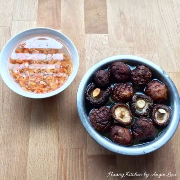 Chai Kuih Recipe 菜粿 (Steamed Vegetable Dumplings) | Huang Kitchen