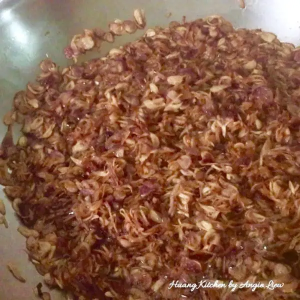 Crispy Fried Shallots Recipe (Shallot Oil) 炸葱酥 (葱头油) | Huang Kitchen