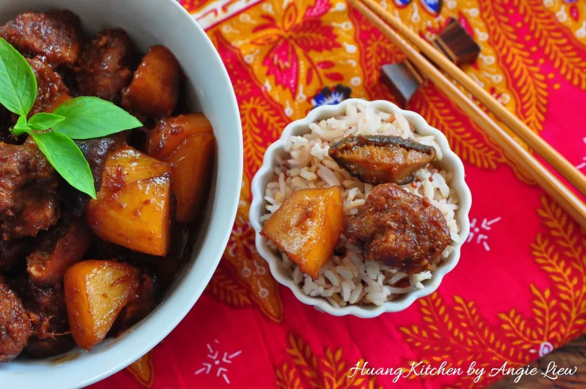 Vegetarian Chicken Pongteh Recipe 素娘惹焖豆酱鸡 | Huang Kitchen