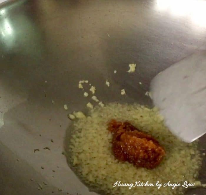 Vegetarian Chicken Pongteh Recipe 素娘惹焖豆酱鸡 | Huang Kitchen