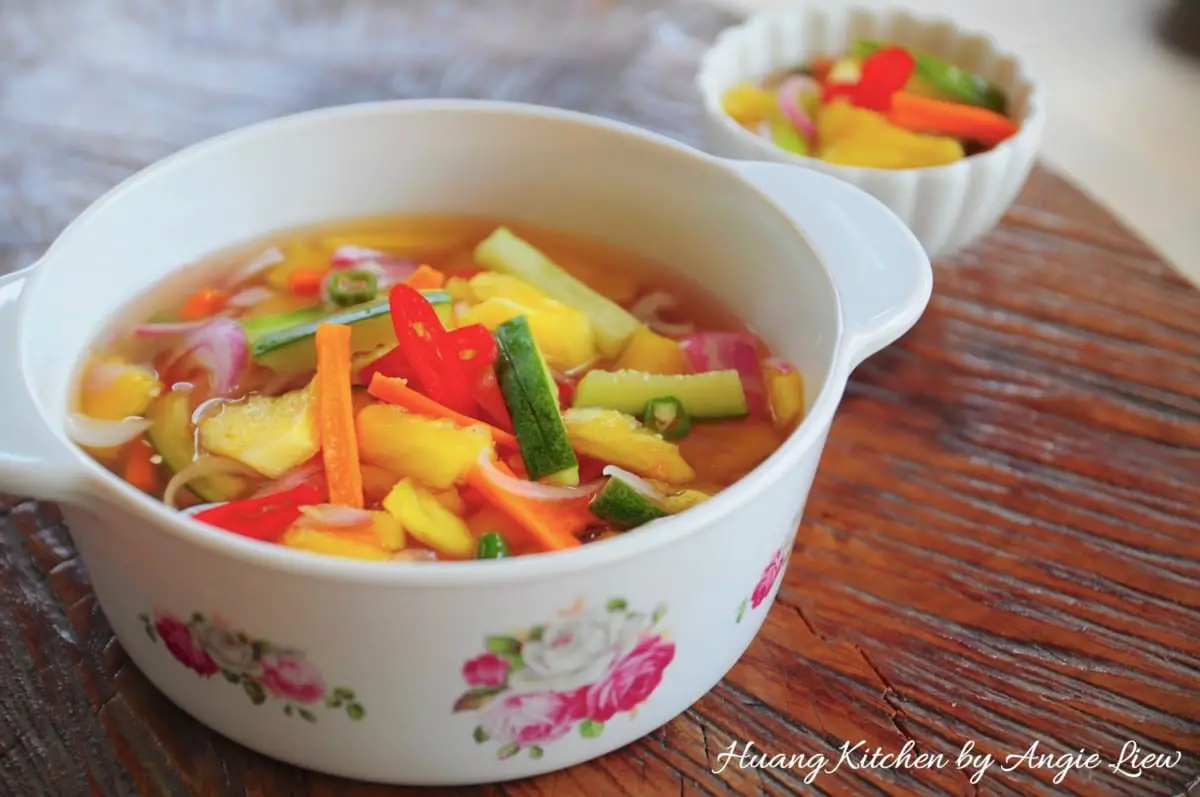 Cucumber and Pineapple Pickle Recipe 腌制黄瓜凤梨食谱 | Huang Kitchen