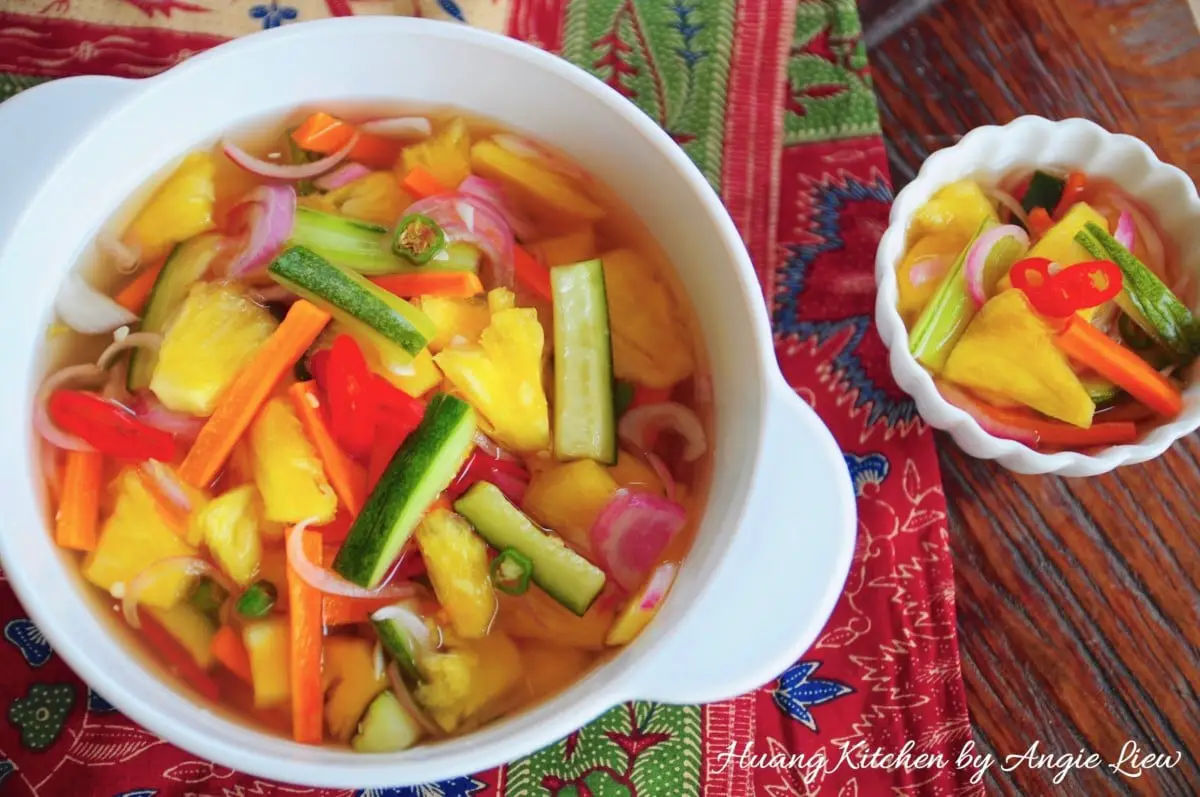 Cucumber and Pineapple Pickle Recipe 腌制黄瓜凤梨食谱 | Huang Kitchen