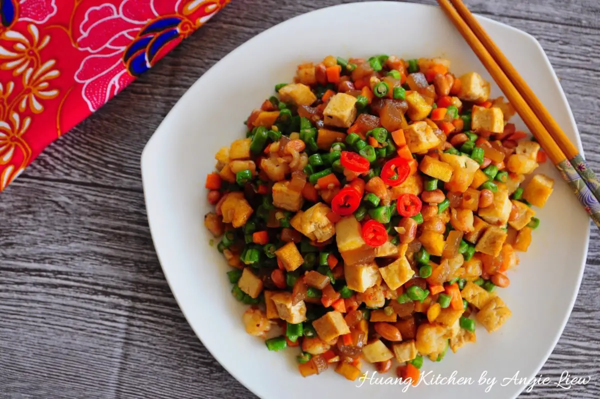 how come very few restaurants n hawker stalls serve this dish call chao ...