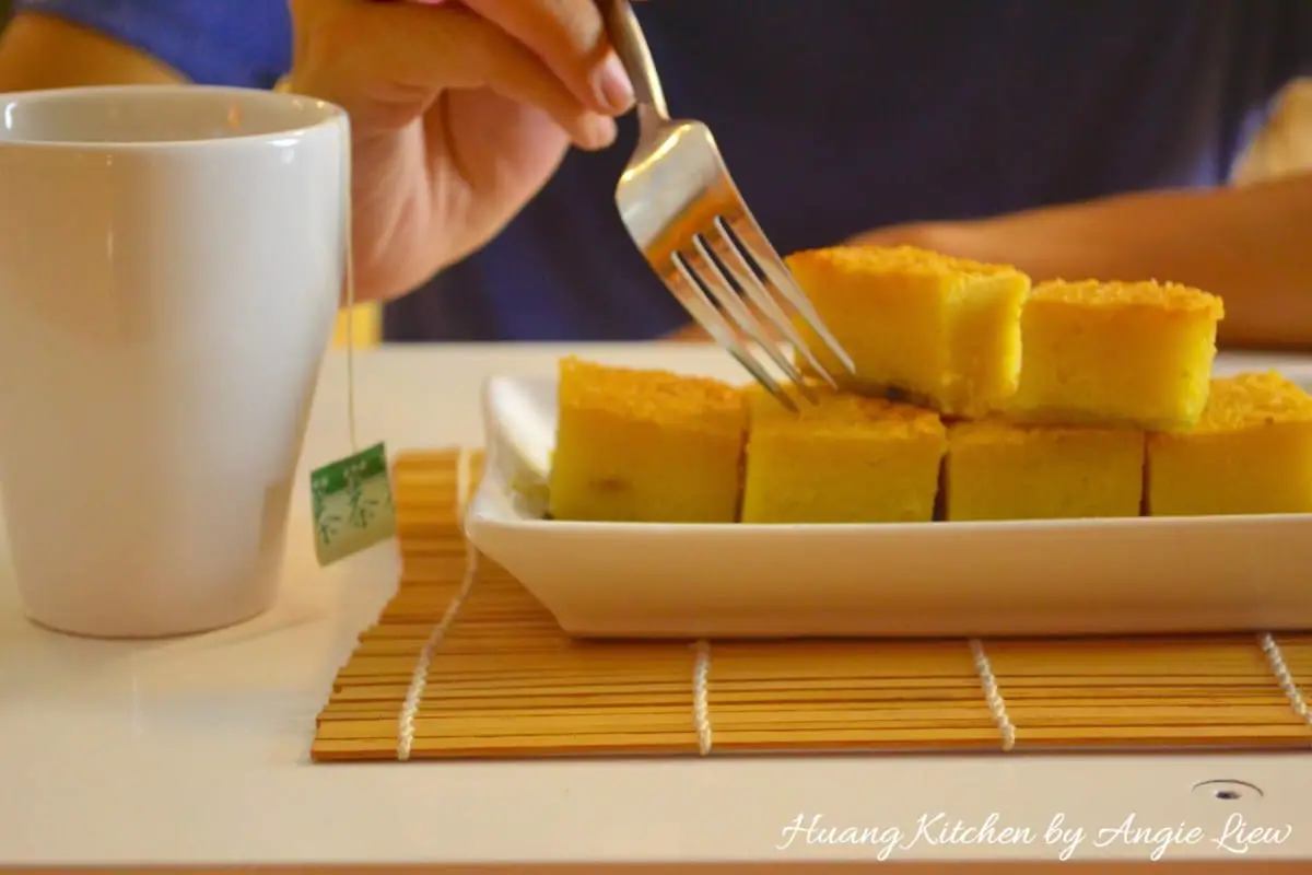 Baked Tapioca Cake (Kuih Bingka) 烤木薯糕 | Huang Kitchen