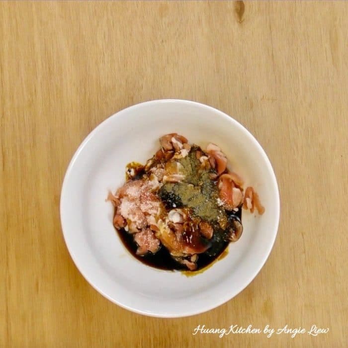 Salted Fish Pork Belly Pasta Recipe 咸鱼花腩煲意大利面 | Huang Kitchen