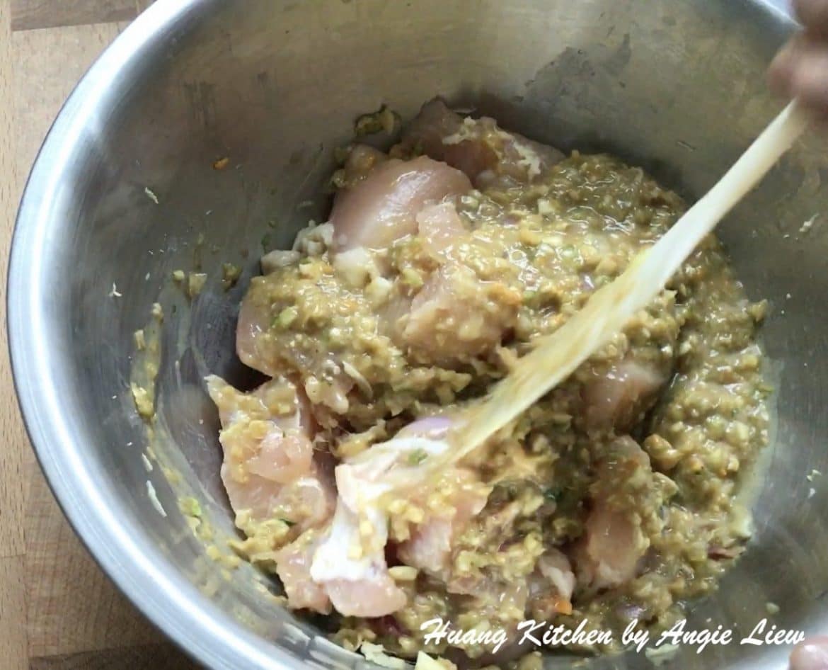 Thai Pandan Leaf Chicken Recipe 泰式香兰鸡 - Huang Kitchen