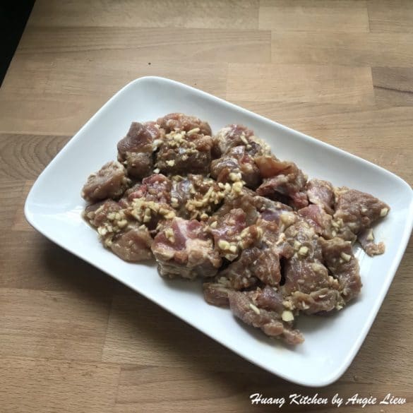 Steamed Pork Ribs with Pickled Plum Recipe 咸水梅蒸排骨 | Huang Kitchen