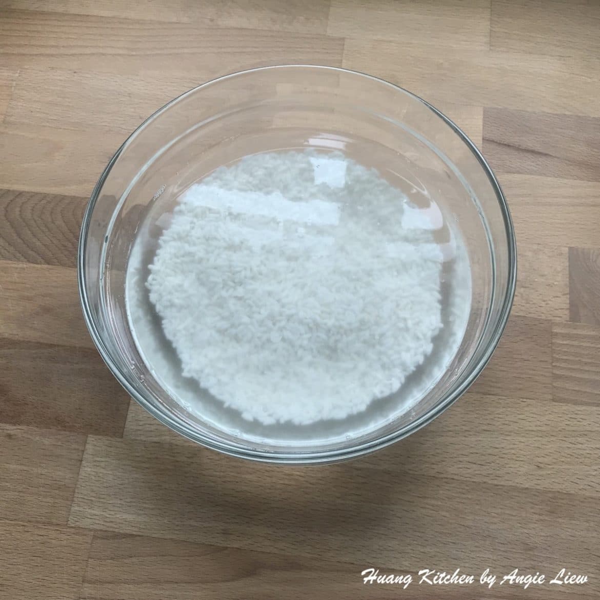 Steamed Glutinous Rice With Chicken (Loh Mai Kai) 糯米鸡 | Huang Kitchen