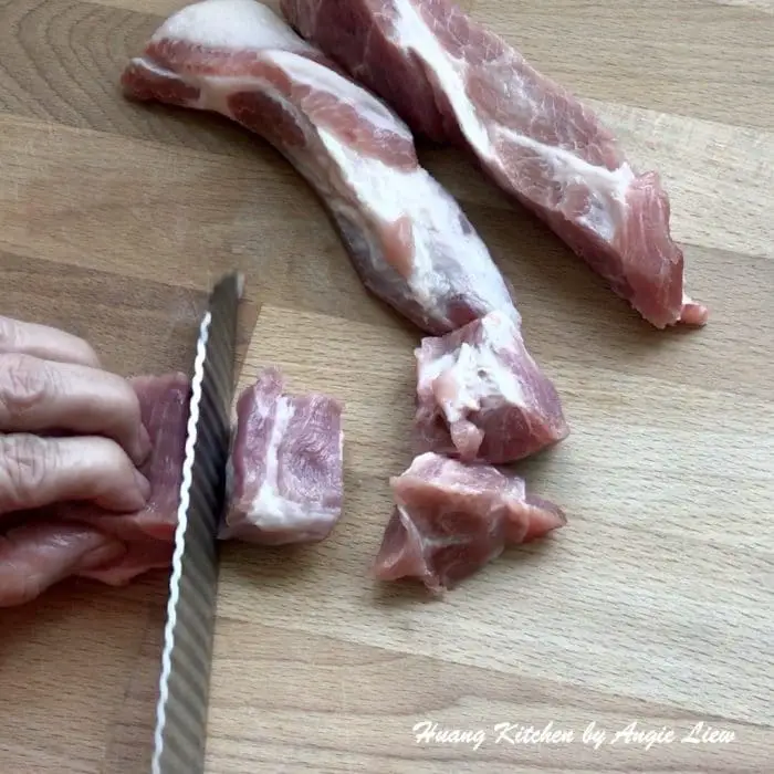 Sweet and Sour Pork Recipe (Gu Lu Rou) 咕噜肉食谱 - Huang Kitchen