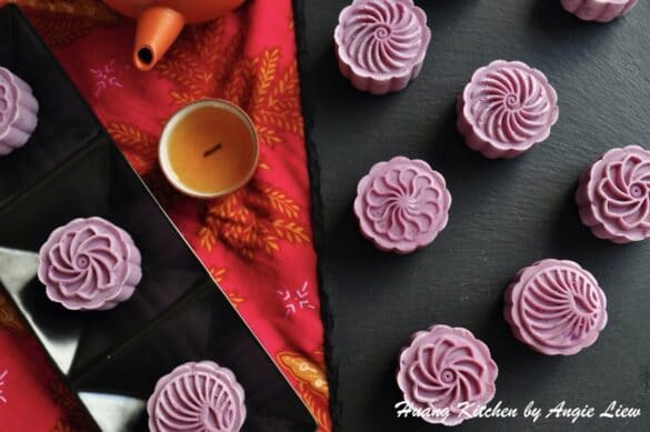 Purple Sweet Potato Mooncakes Recipe 紫薯月饼食谱 | Huang Kitchen