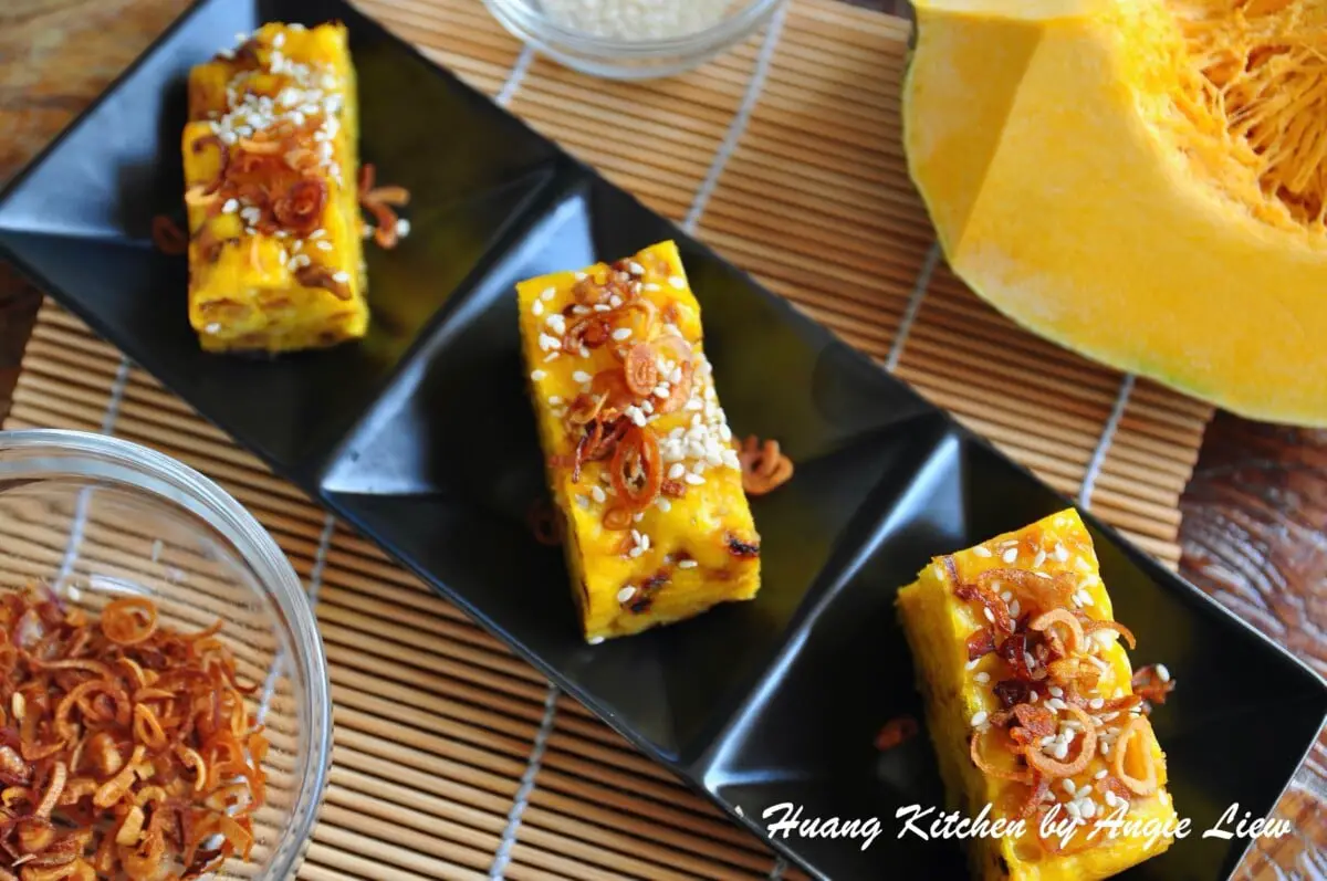 Steamed Pumpkin Savoury Cake Recipe 金瓜蒸糕食谱 | Huang Kitchen