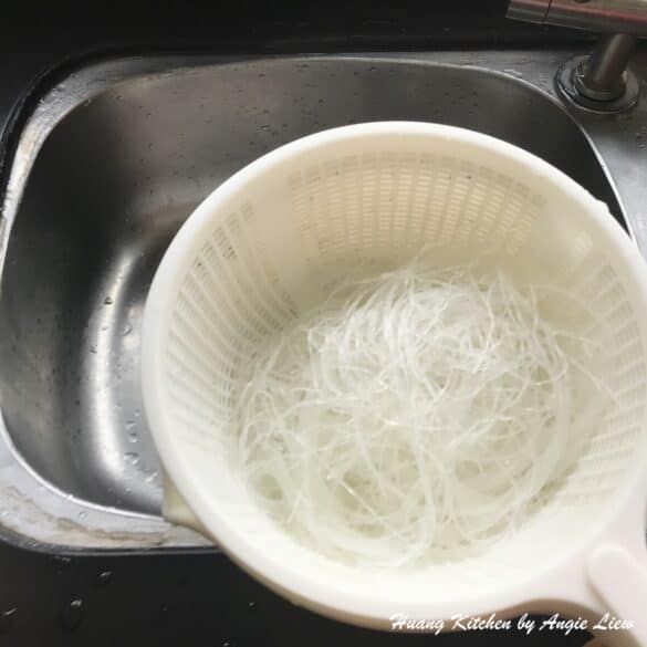 Steamed Garlic Prawns Recipe 蒜米蒸虾食谱 | Huang Kitchen