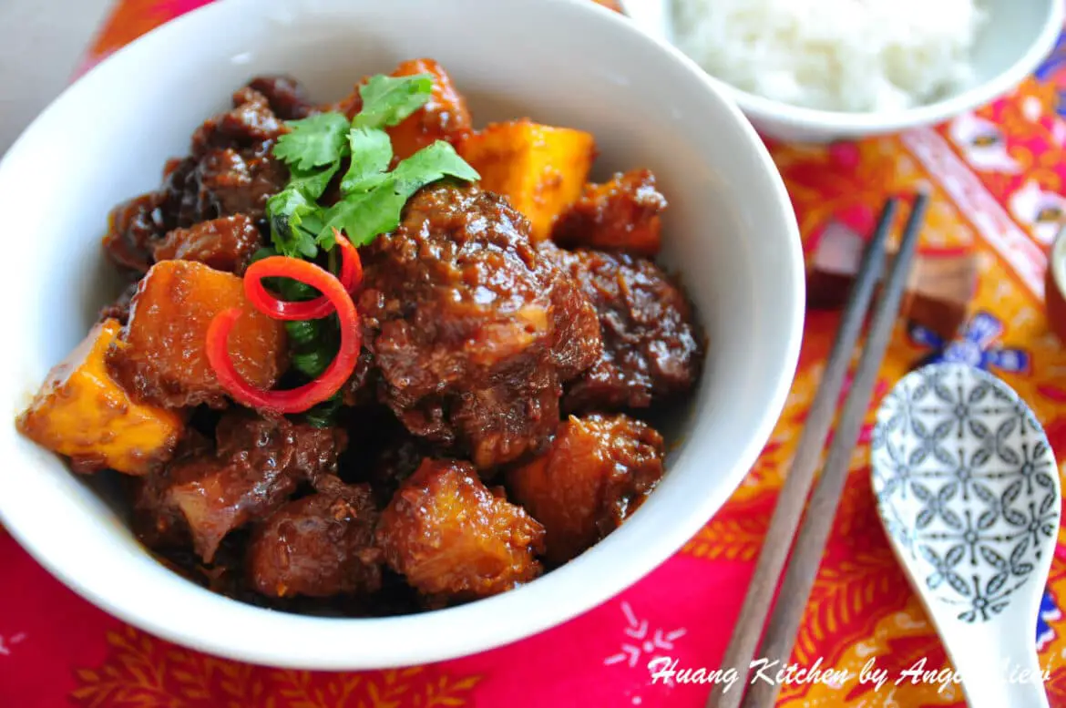 Braised Pork Ribs With Pumpkin Recipe 金瓜焖排骨食谱 - Huang Kitchen