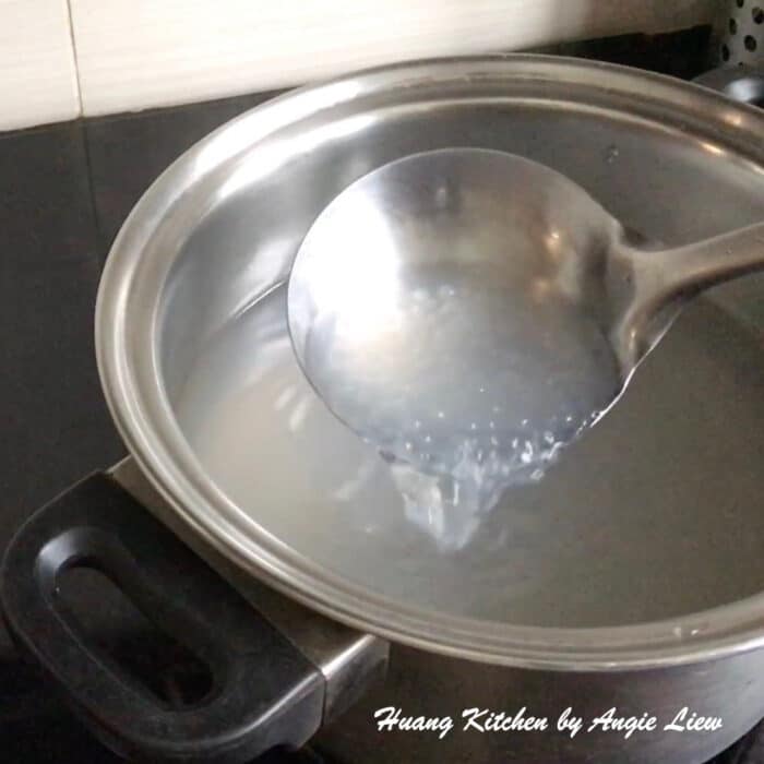 Pumpkin Sago Glutinous Rice Balls 金瓜汤圆西米露 - Huang Kitchen