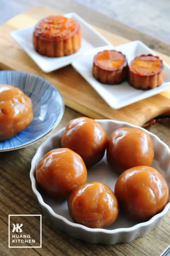 Homemade Lotus Seed Paste Recipe (Lian Rong) 自制莲蓉 | Huang Kitchen