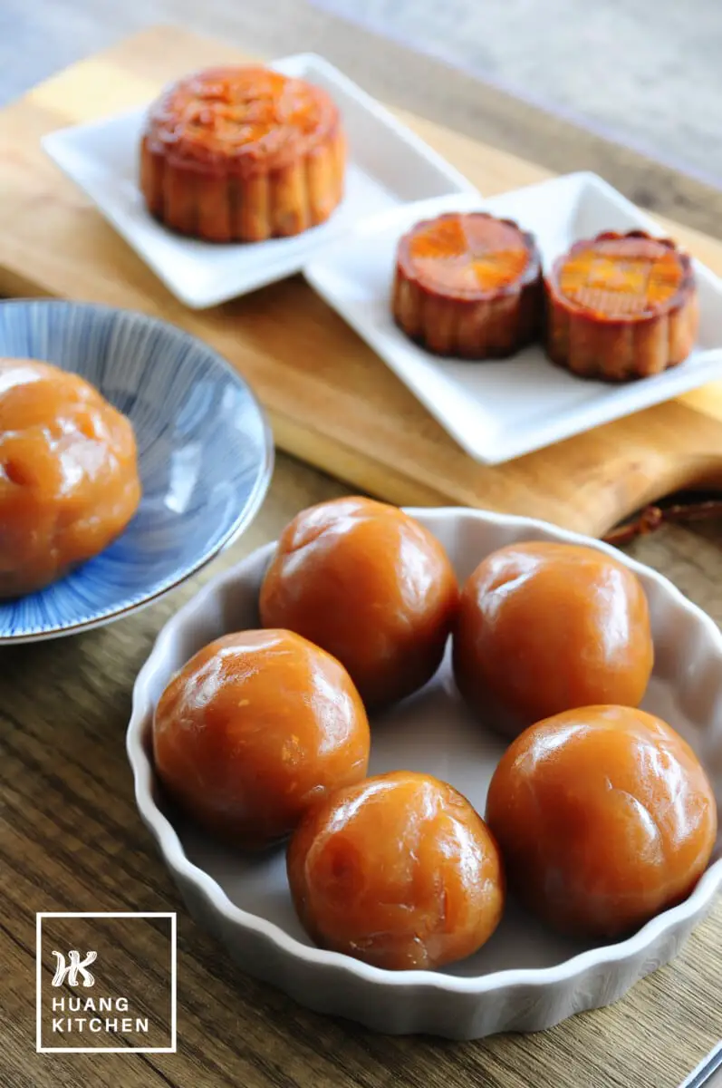 Homemade Lotus Seed Paste Recipe (Lian Rong) 自制莲蓉 | Huang Kitchen