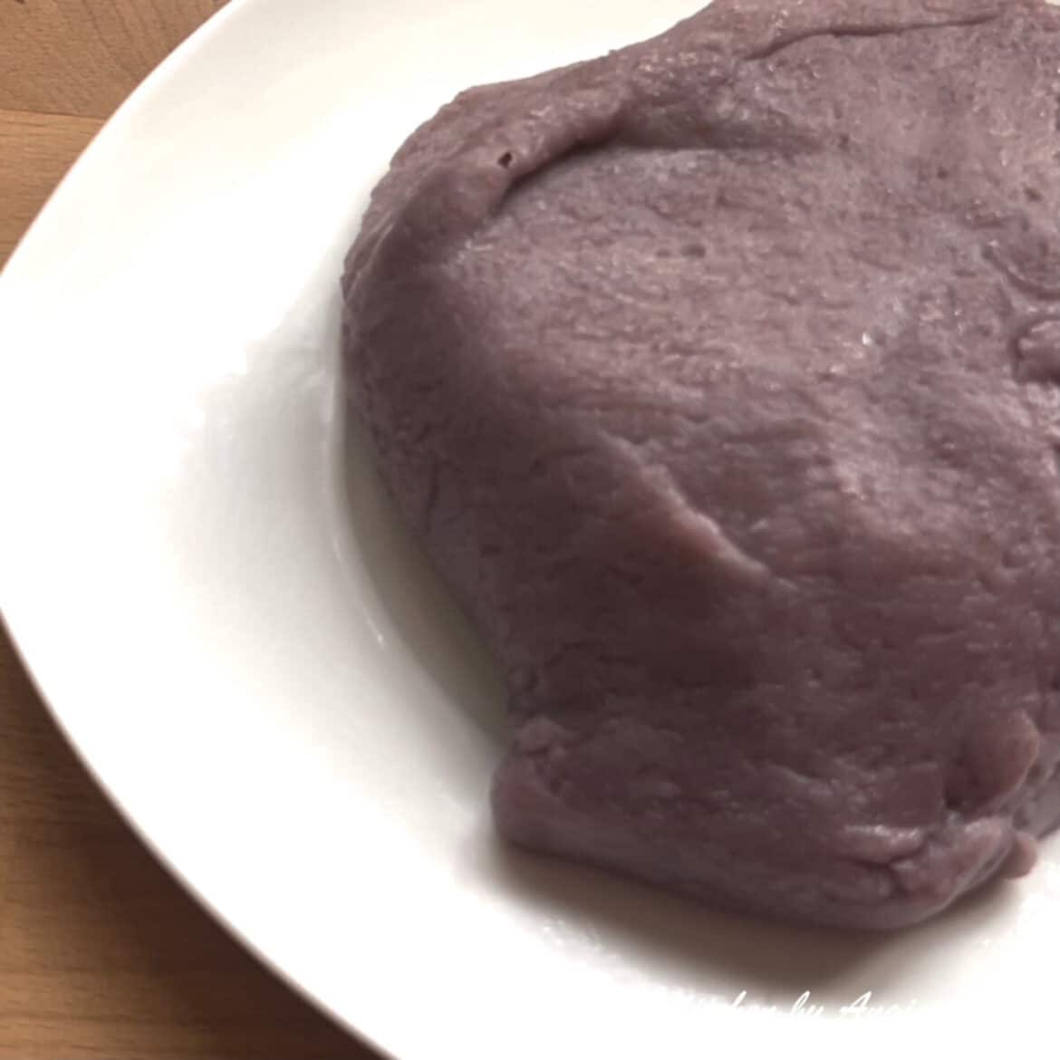 Yam Paste Snow Skin Mooncakes Recipe 芋泥冰皮月饼 | Huang Kitchen