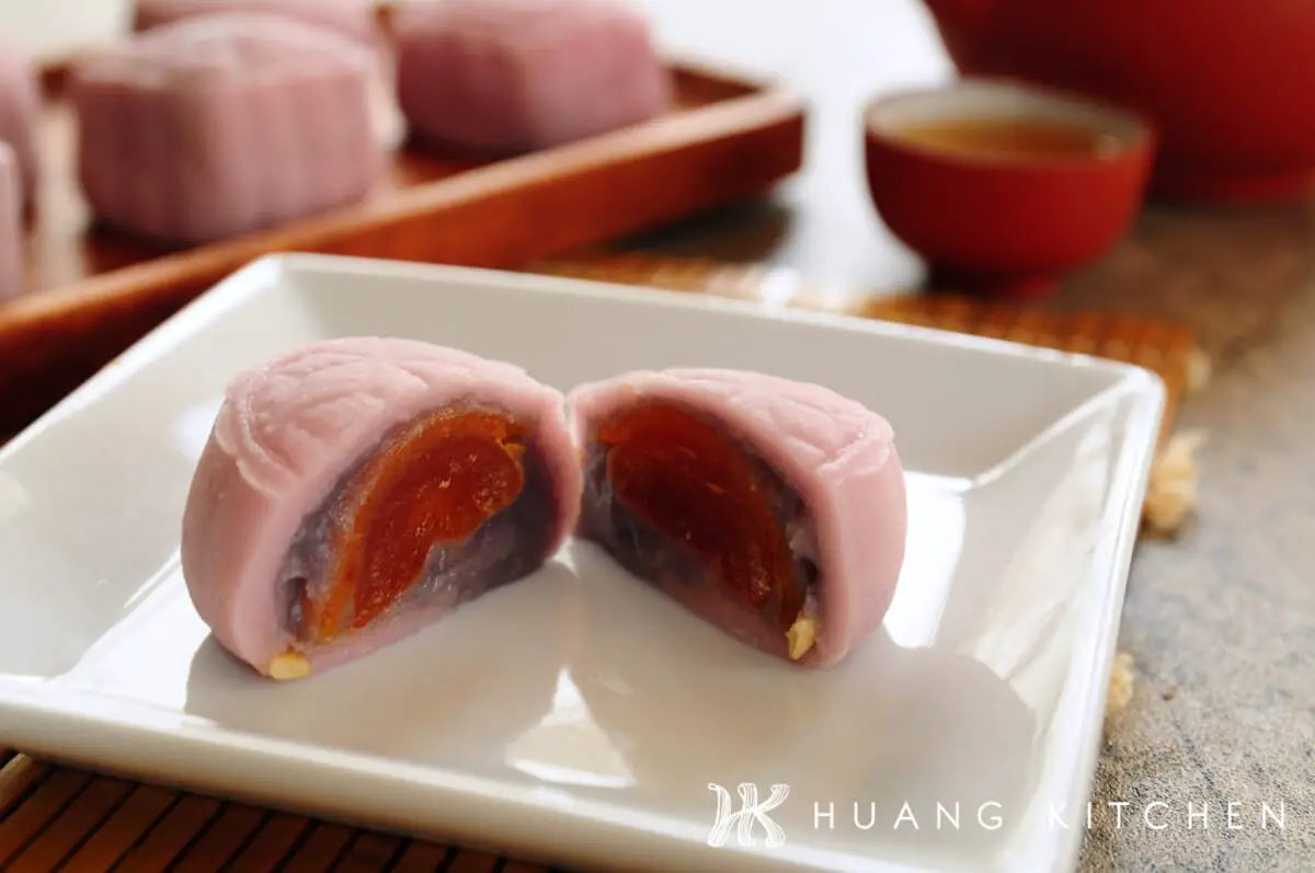 Yam Paste Snow Skin Mooncakes Recipe 芋泥冰皮月饼 | Huang Kitchen