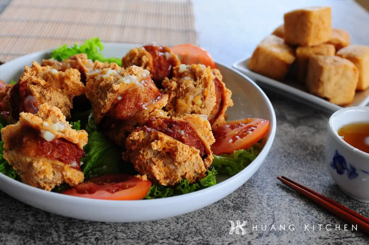 Crispy Stuffed Tofu Puffs Recipe 香脆炸酿豆腐卜 | Huang Kitchen