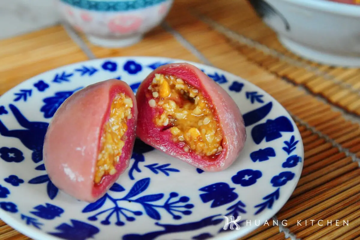 Sweet Peanut Butter Glutinous Rice Balls Recipe 花生酱汤圆 | Huang Kitchen