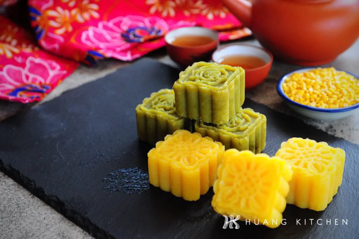 Mung Bean Mooncakes Recipe 绿豆月饼食谱 | Huang Kitchen