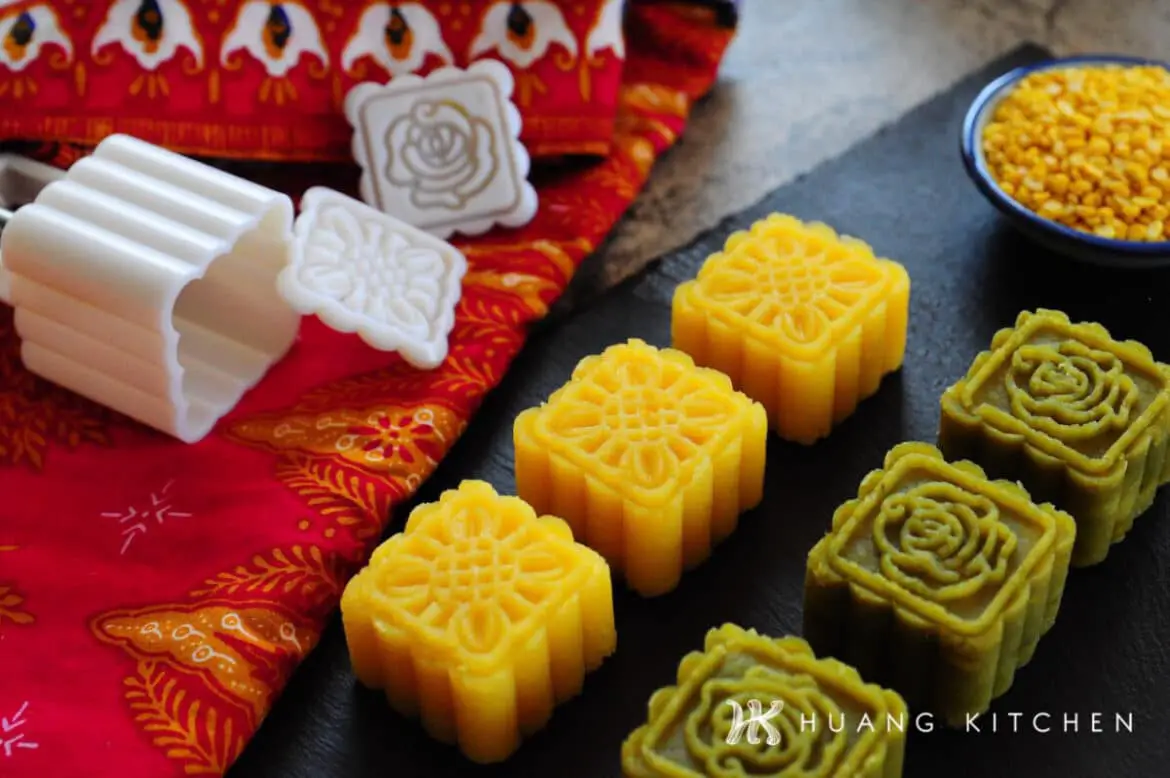Mung Bean Mooncakes Recipe 绿豆月饼食谱 | Huang Kitchen