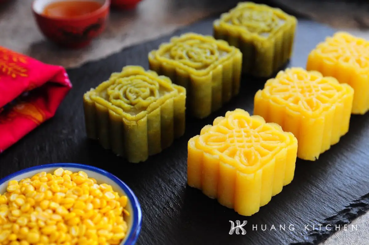 Mung Bean Mooncakes Recipe 绿豆月饼食谱 | Huang Kitchen