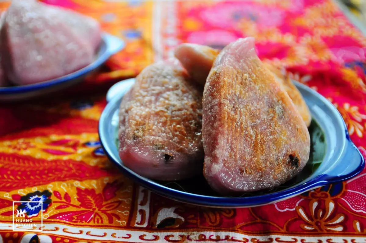 Teochew Peach Shaped Dumpling with Yam Bean Filling 潮州红桃粿 (沙葛馅料 ...