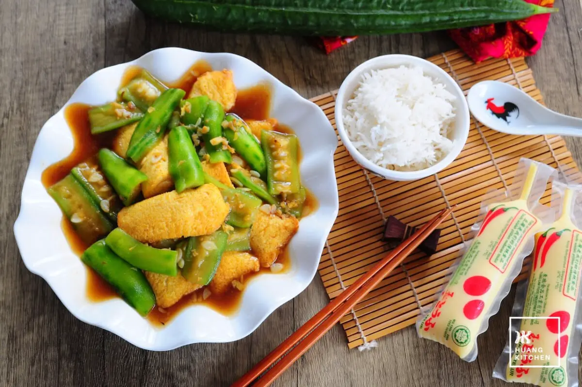 Braised Luffa With Egg Beancurd 焖胜瓜豆腐 - Huang Kitchen