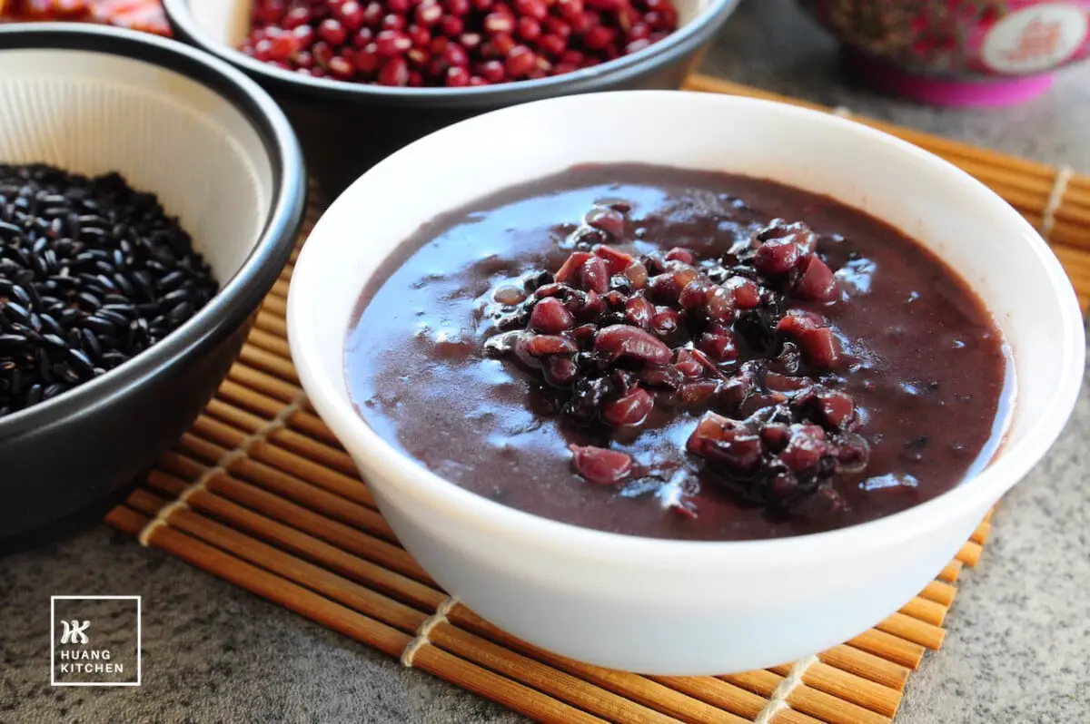 Red Bean Black Glutinous Rice Dessert Recipe 红豆黑糯米糖水 | Huang Kitchen