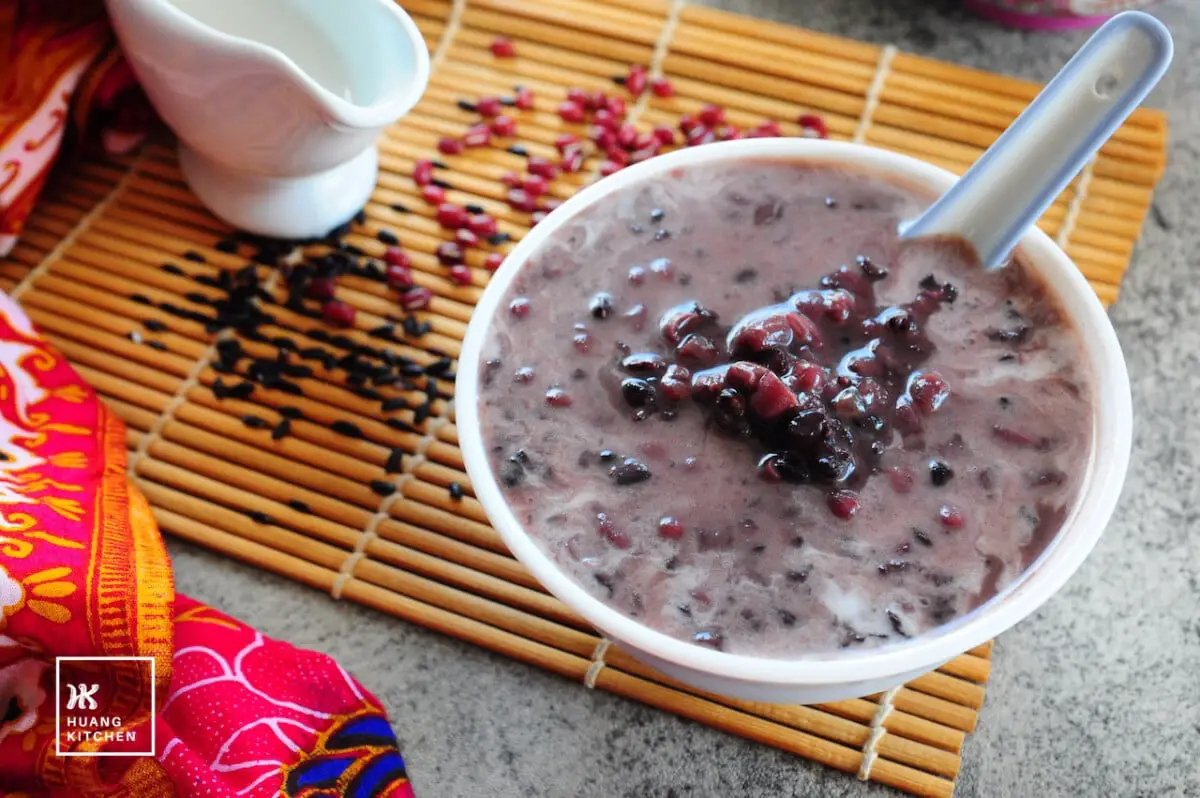Red Bean Black Glutinous Rice Dessert Recipe 红豆黑糯米糖水 | Huang Kitchen