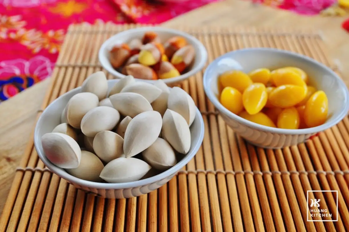 How To Prepare Gingko Nuts - Easy Method 银杏白果去皮去芯 | Huang Kitchen