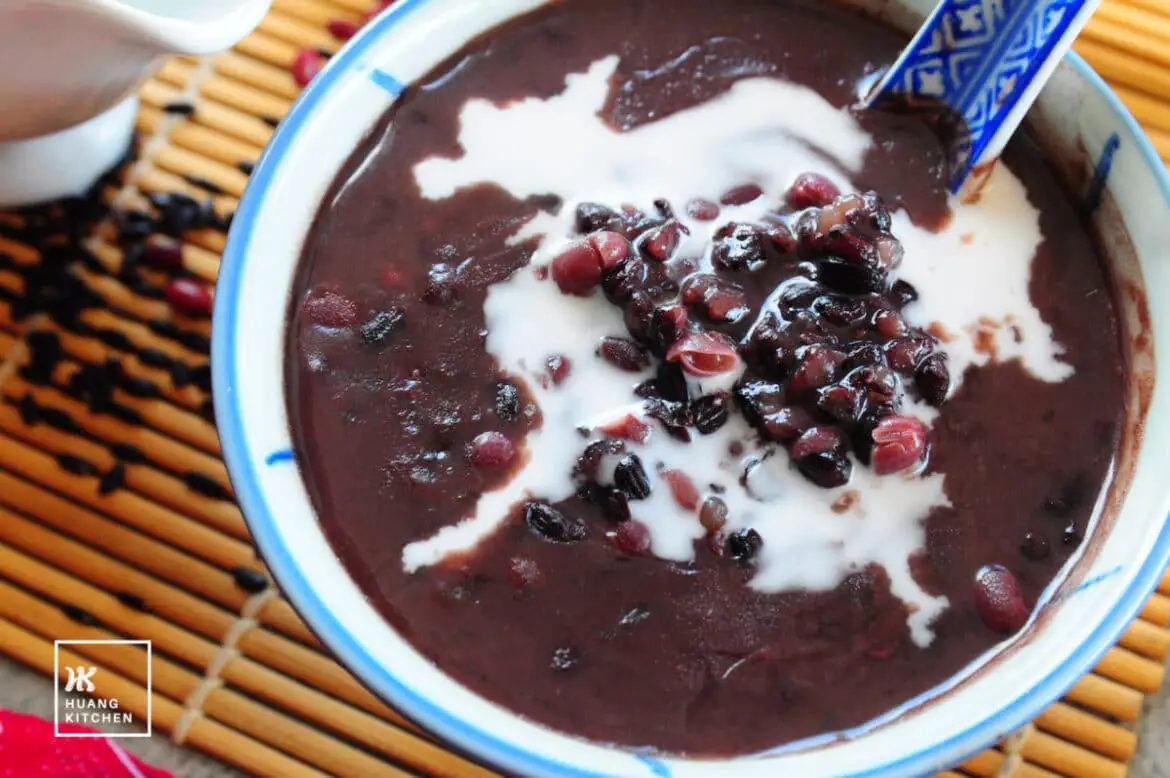 Red Bean Black Glutinous Rice Dessert Recipe 红豆黑糯米糖水 | Huang Kitchen